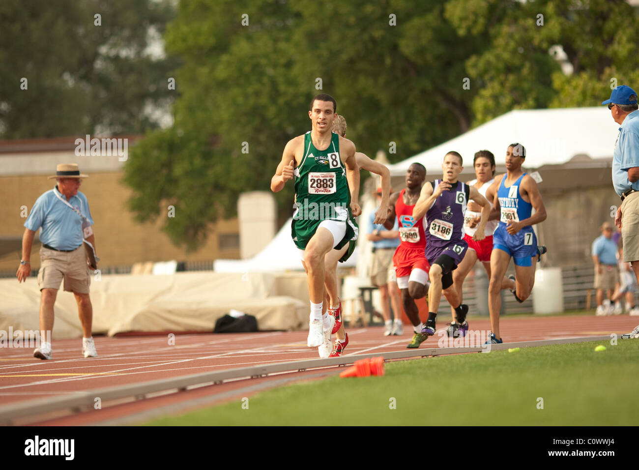 Anglo, African-American boys race toward finish line in middle-distance ...