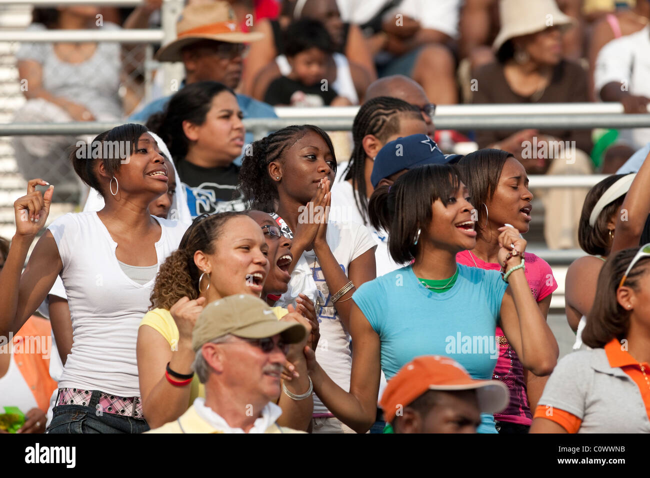 Excited fans react to finish of race at the Texas state high school ...