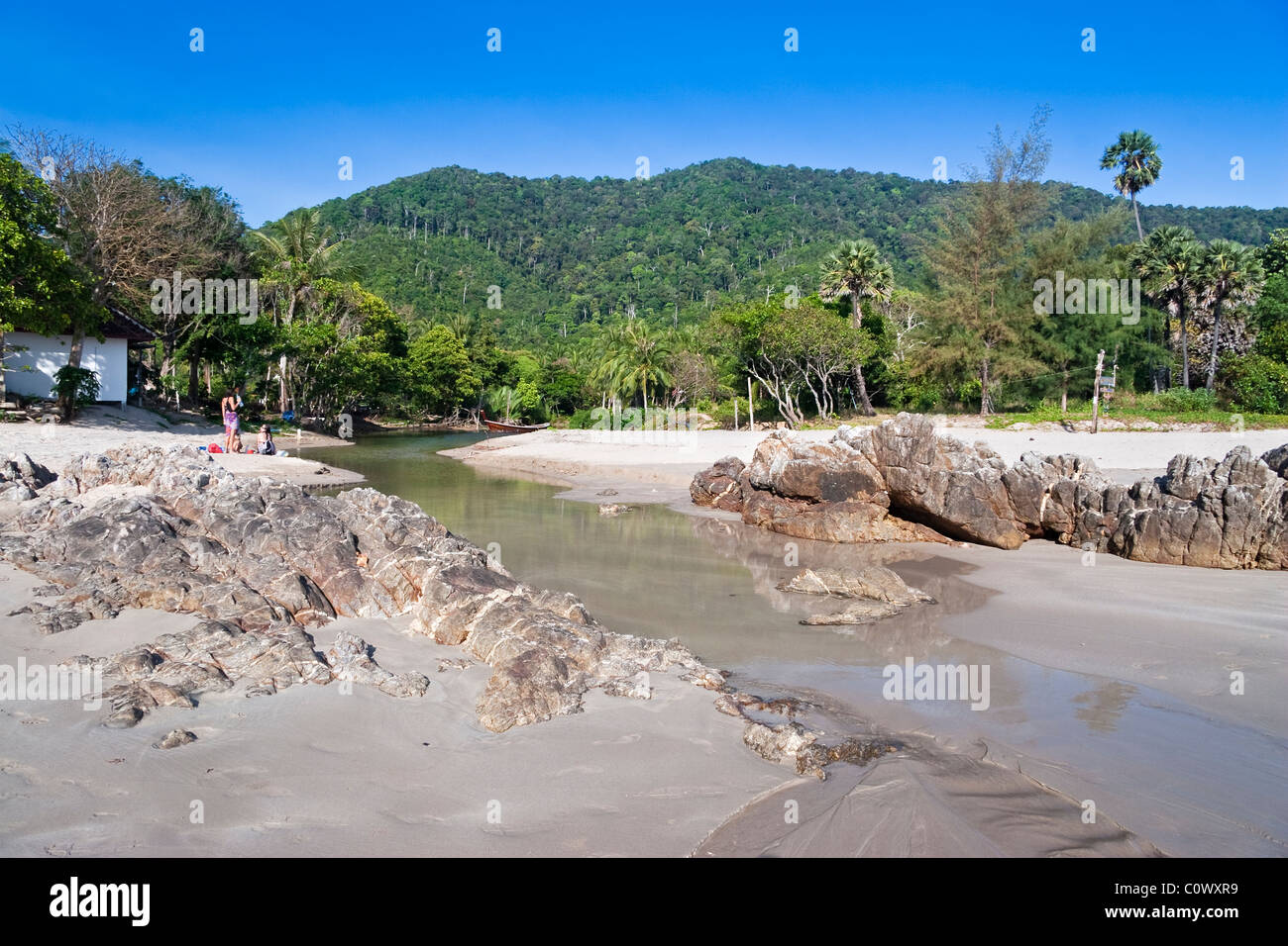 Rocky entrance to inlet, Hat Khlong Jaak (Khlong Jaak Beach), Ko Lanta ...
