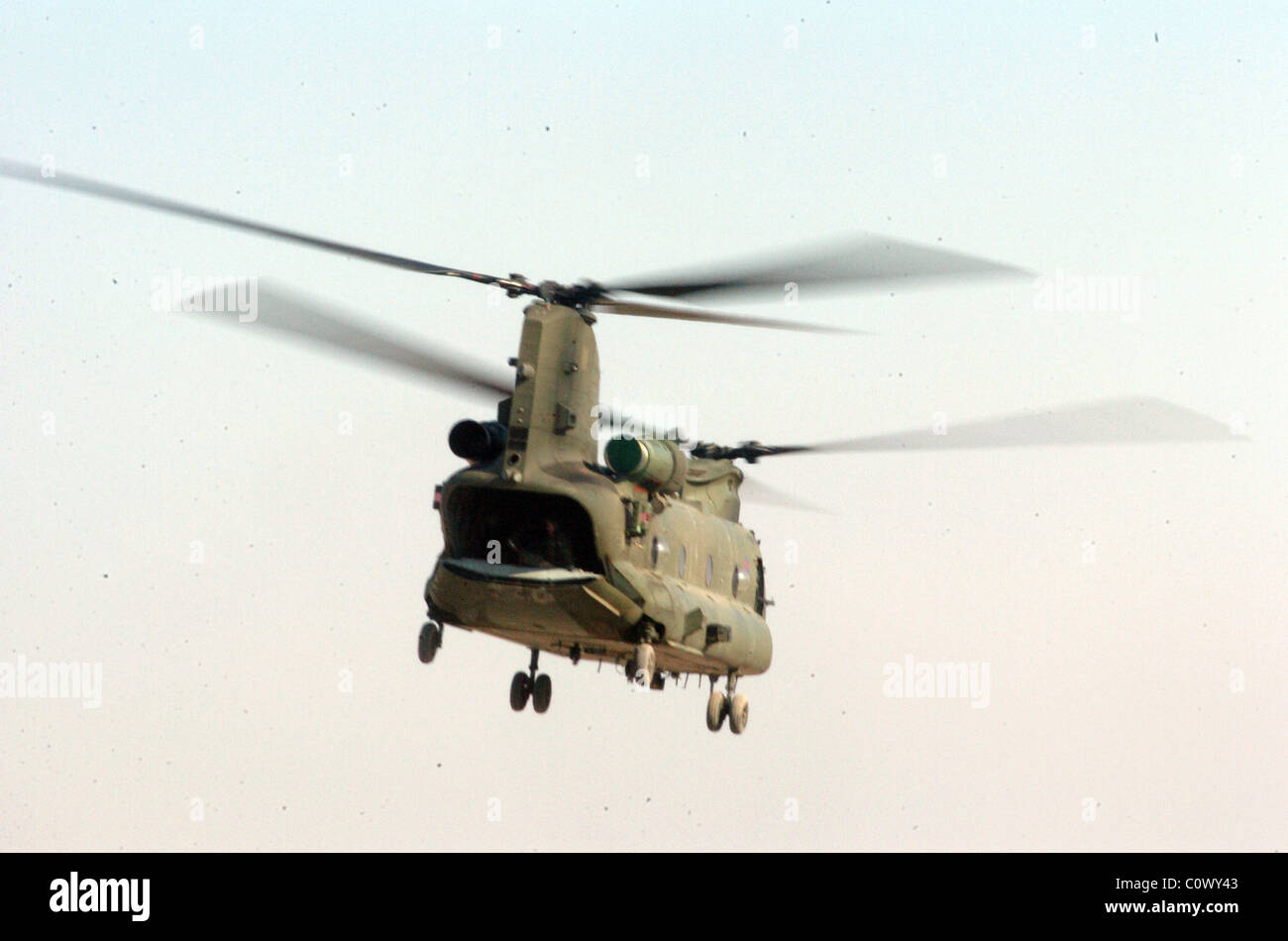 The Boeing CH 47 is a versatile twin engine Tandon rotor heavy lift ...