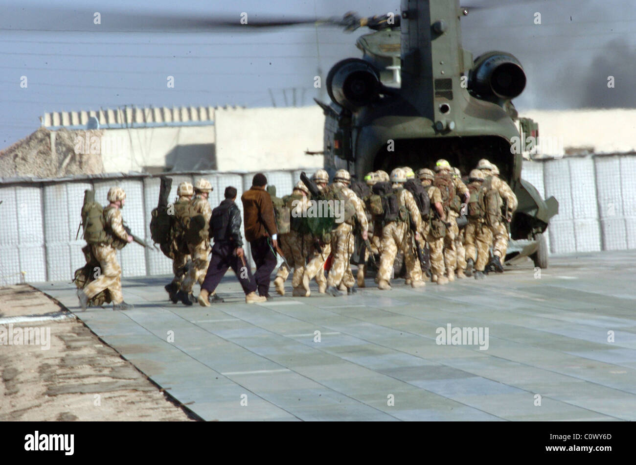 The Boeing CH 47 is a versatile twin engine Tandon rotor heavy lift ...