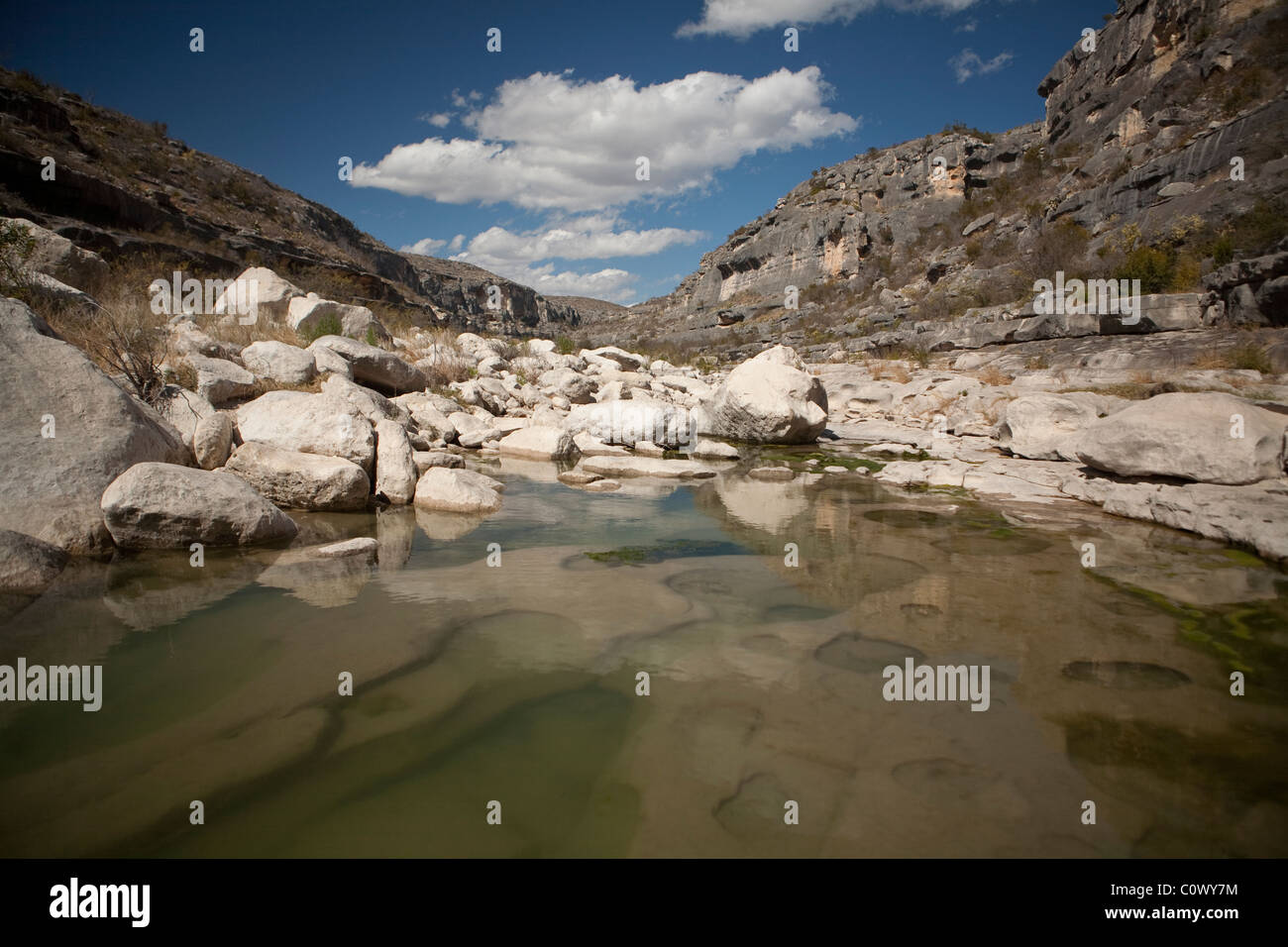 Cliffs on the rio grande river hi-res stock photography and images - Alamy