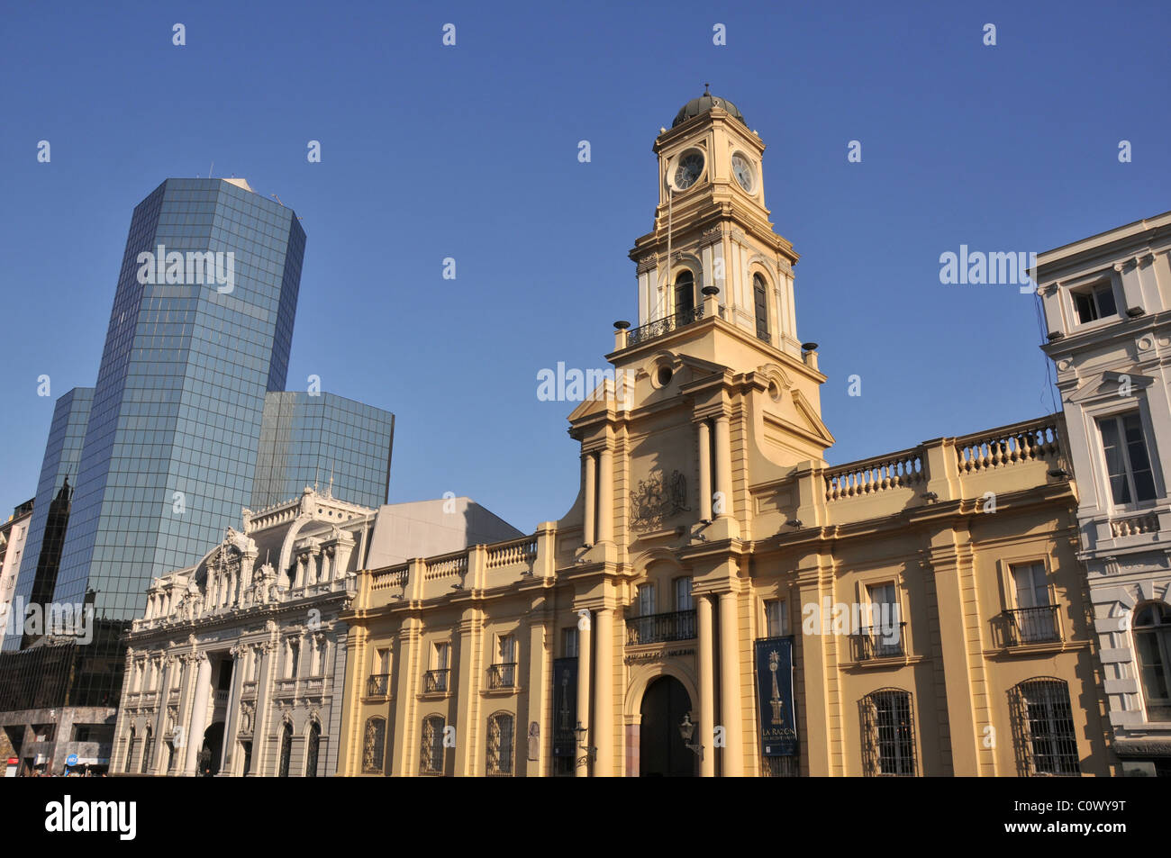 modern and colonial buildings, plaza de Armas, Santiago, Chile Stock ...
