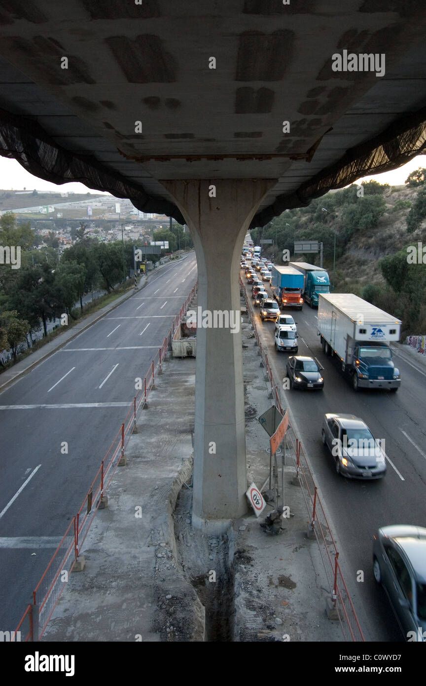 Traffic viaduct hi-res stock photography and images - Alamy