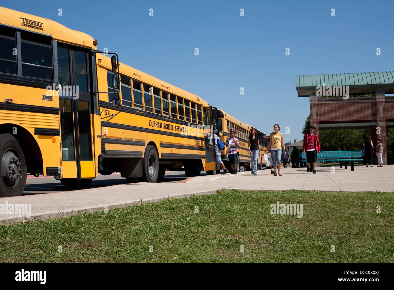 School buses bus hi-res stock photography and images - Alamy