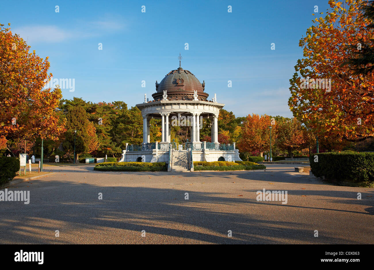 Gazebo rotunda hi-res stock photography and images - Alamy