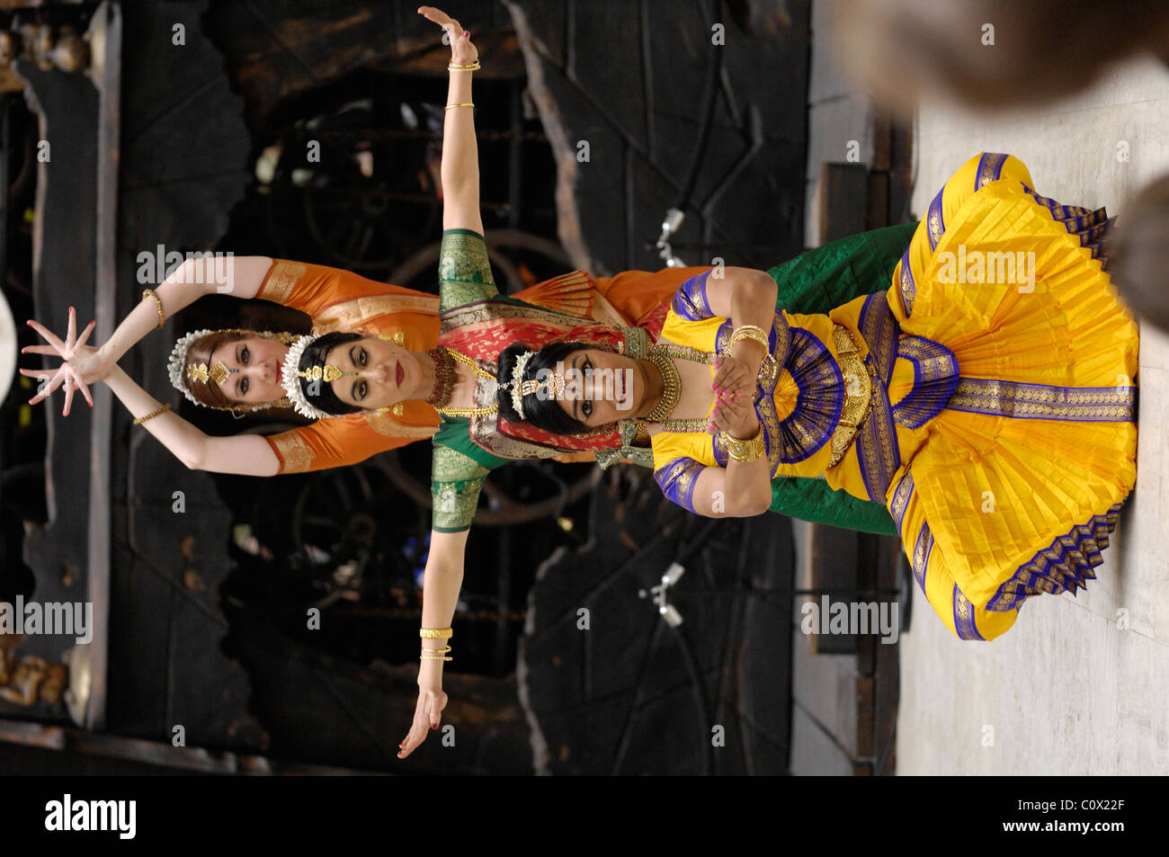 Indian dancers hi-res stock photography and images - Alamy