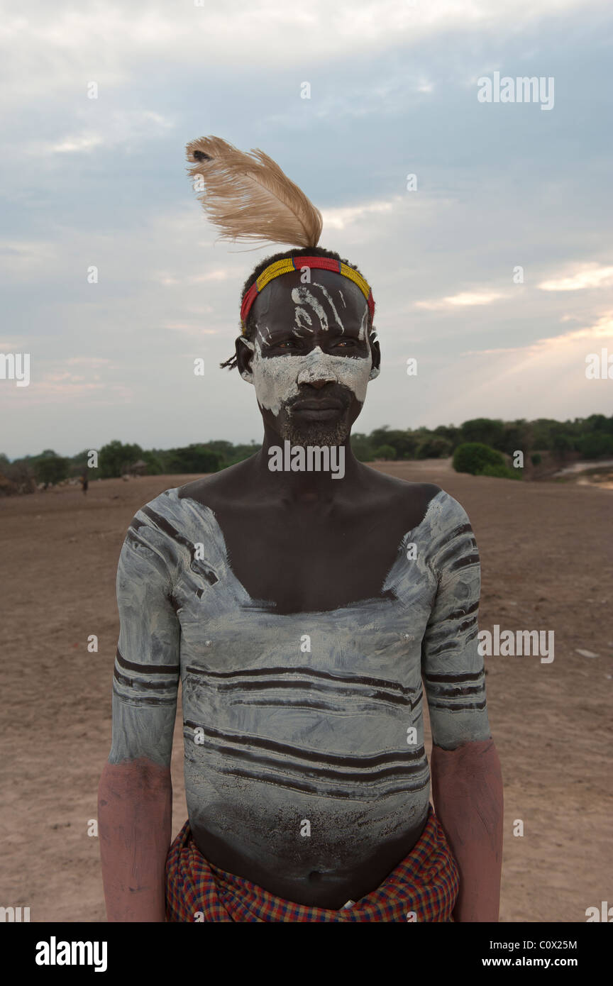 Portrait of a Karo man with body and facial paintings, Omo river valley ...