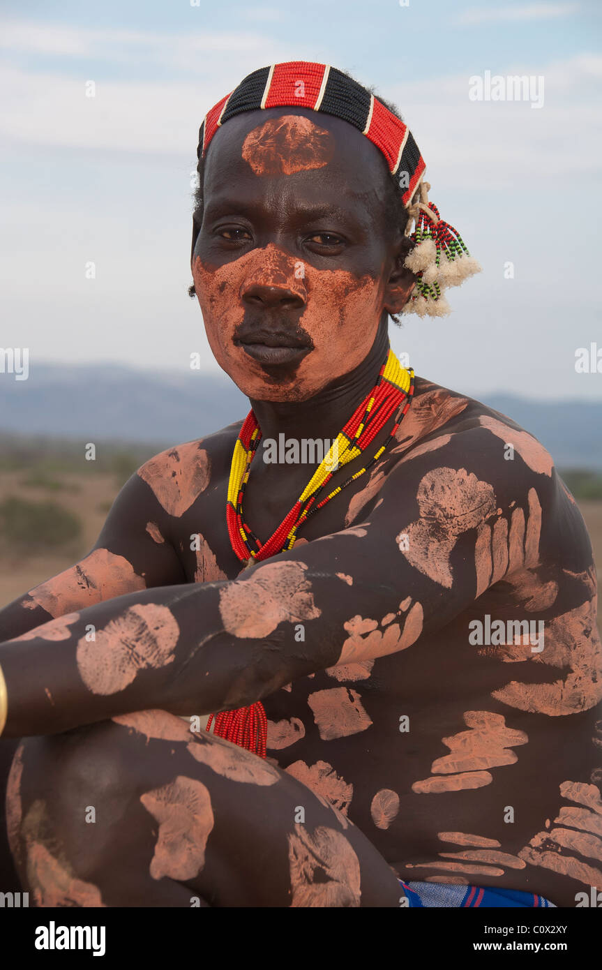 Karo tribe hi-res stock photography and images - Alamy
