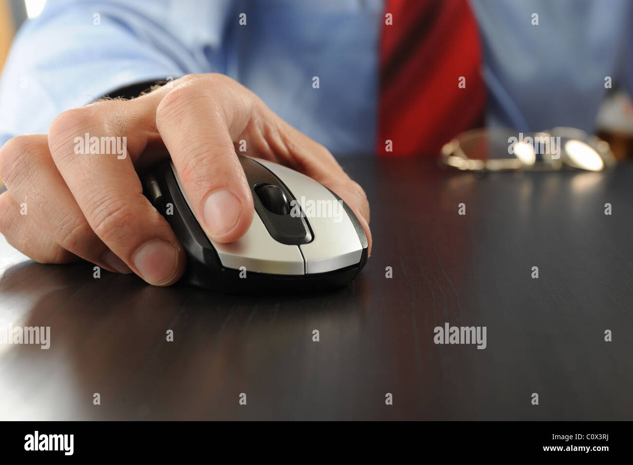 Hand hold mouse hi-res stock photography and images - Alamy