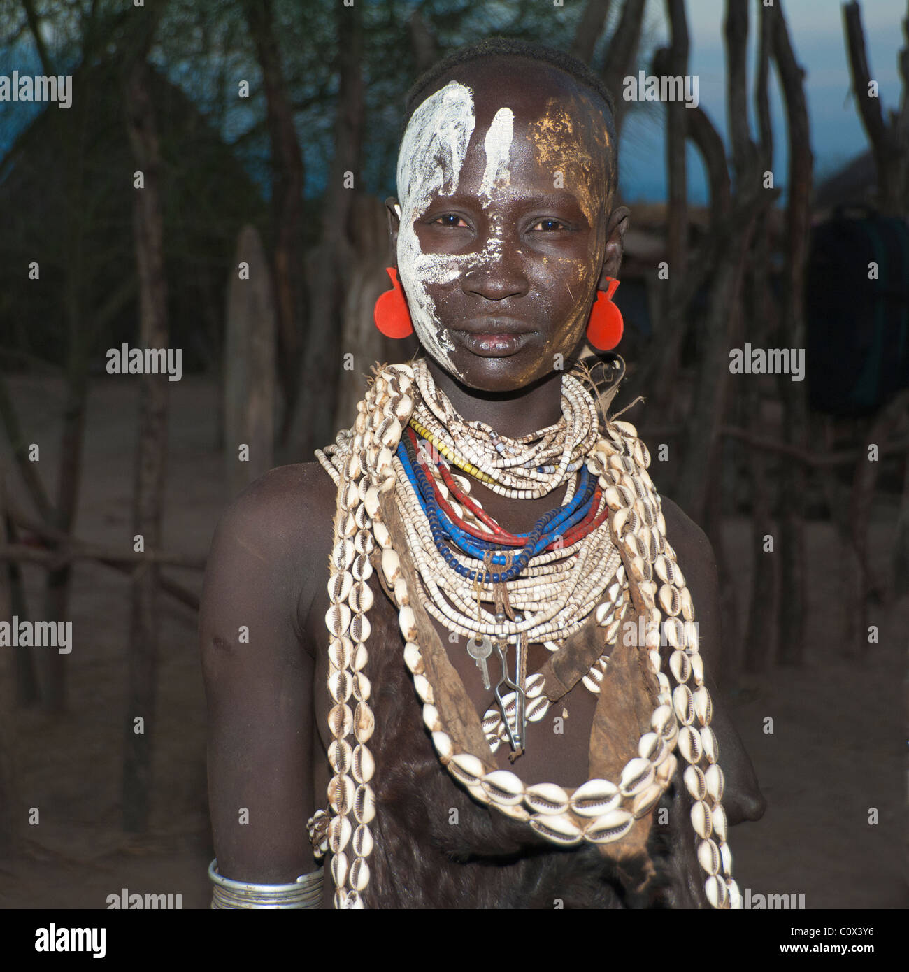 Woman made of shells hi-res stock photography and images - Alamy