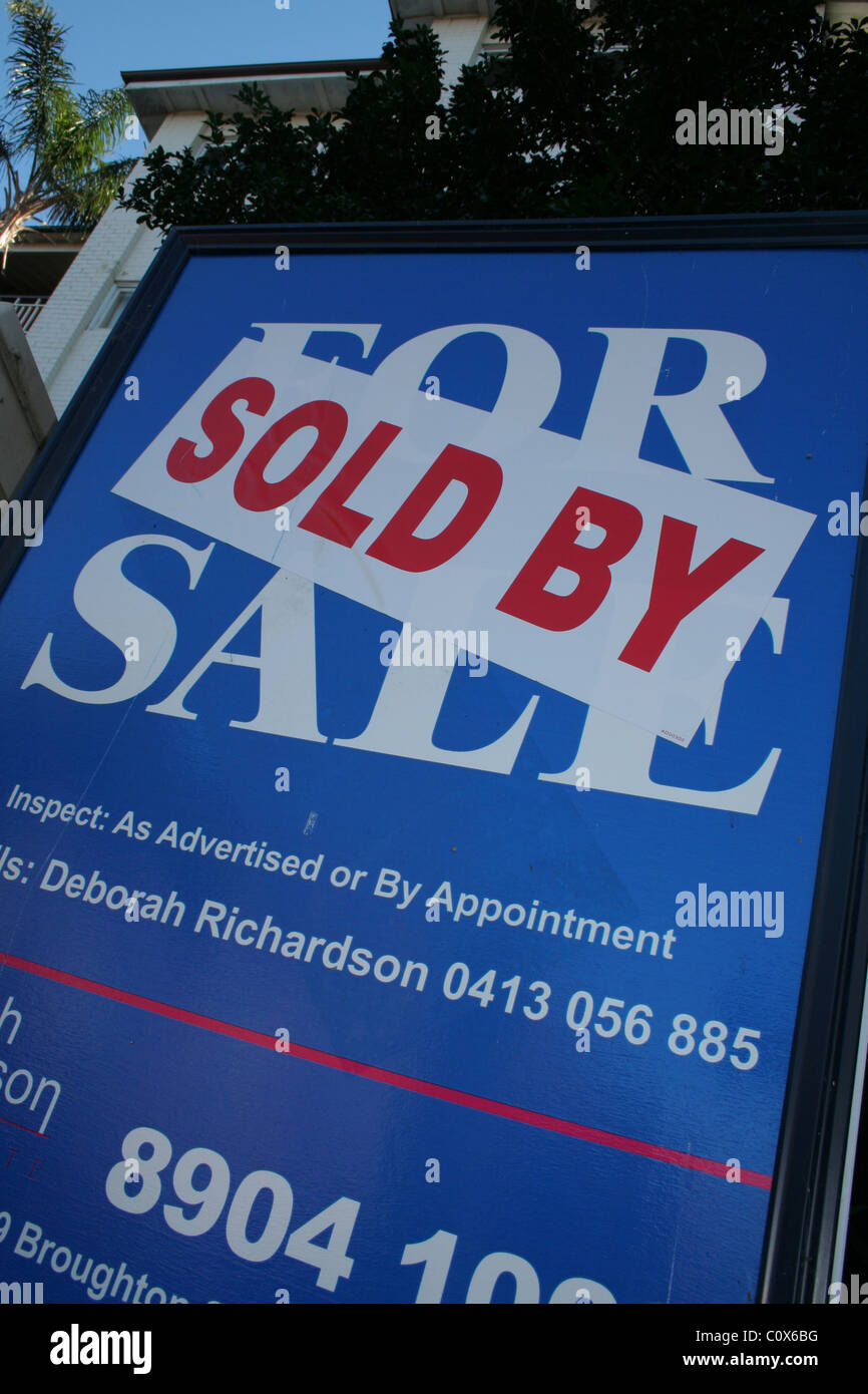 Australian sold sign hi-res stock photography and images - Alamy