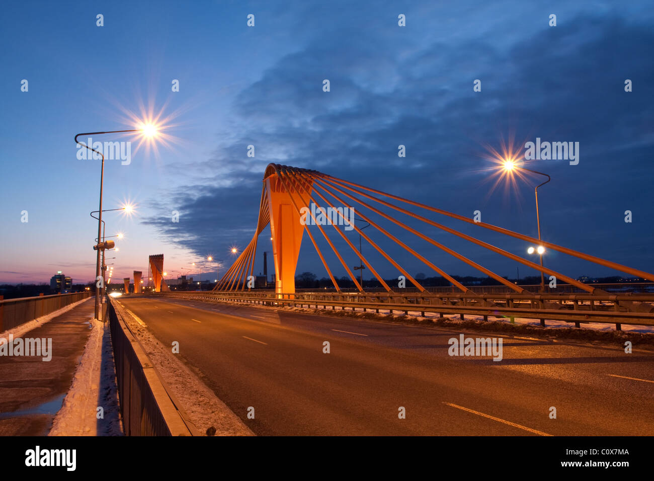 Cable street bridge hi-res stock photography and images - Alamy