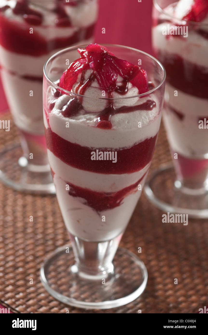 Rhubarb fool hi-res stock photography and images - Alamy