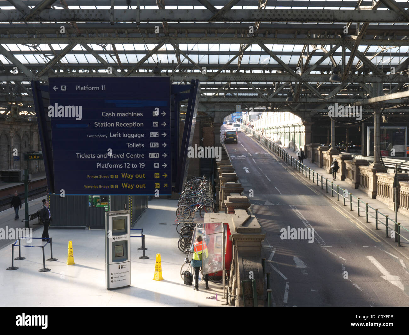 Waverley Station Edinburgh Concourse High Resolution Stock Photography ...