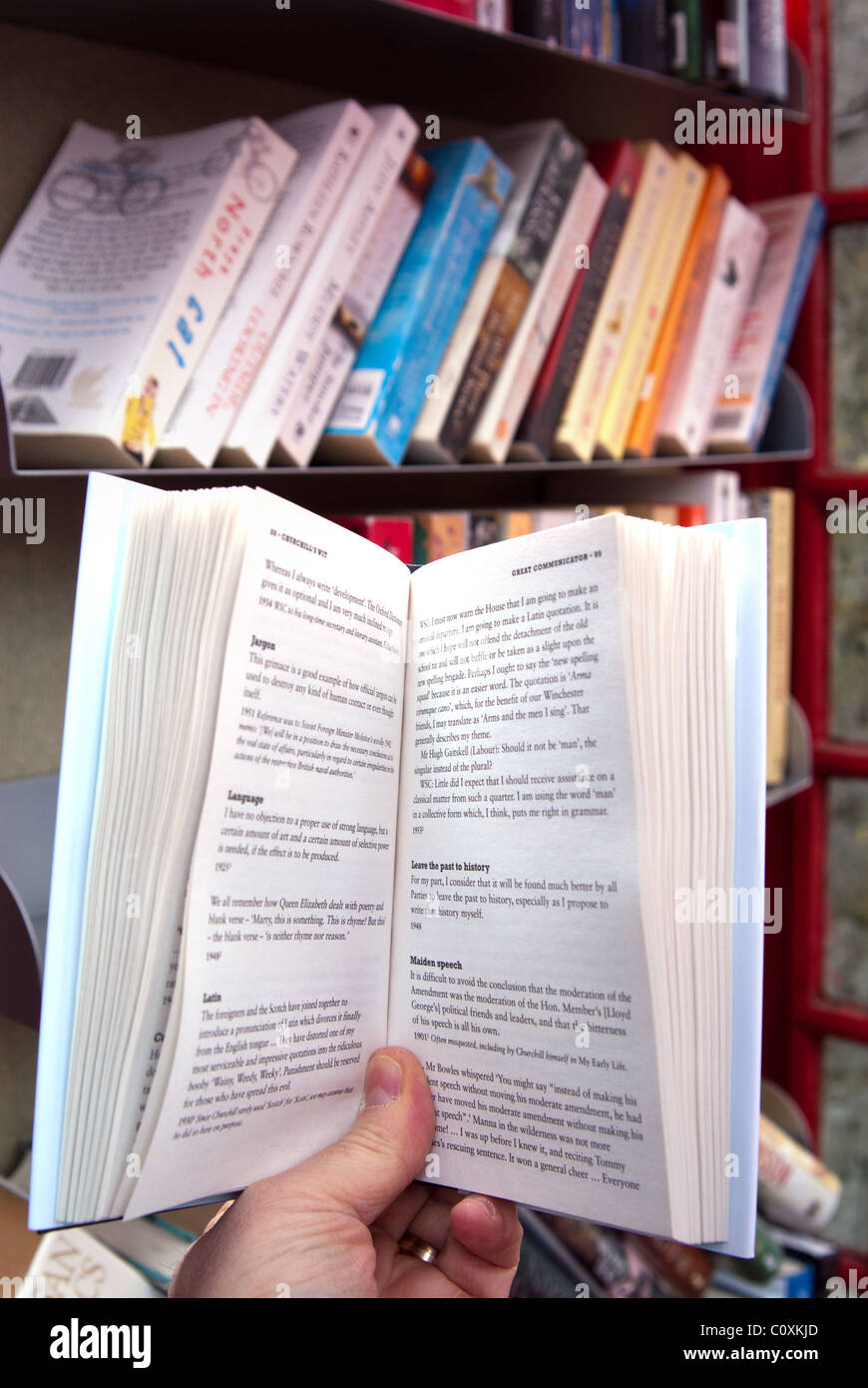 Bt red telephone box hi-res stock photography and images - Alamy