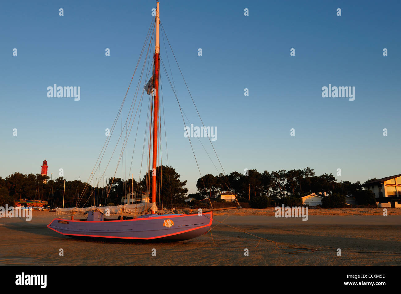 Traditional sail hi-res stock photography and images - Alamy