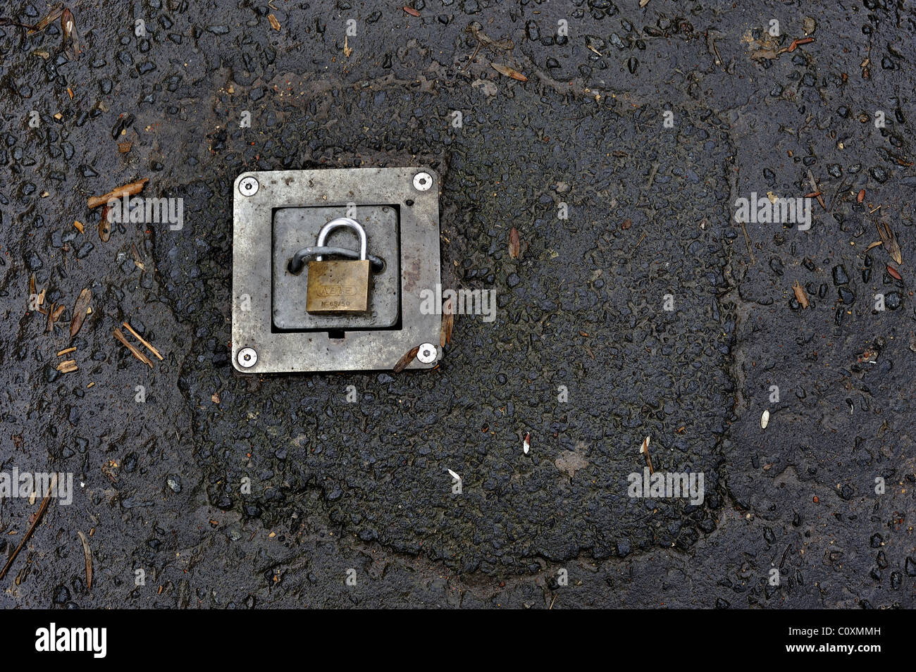 Lock road hi-res stock photography and images - Alamy