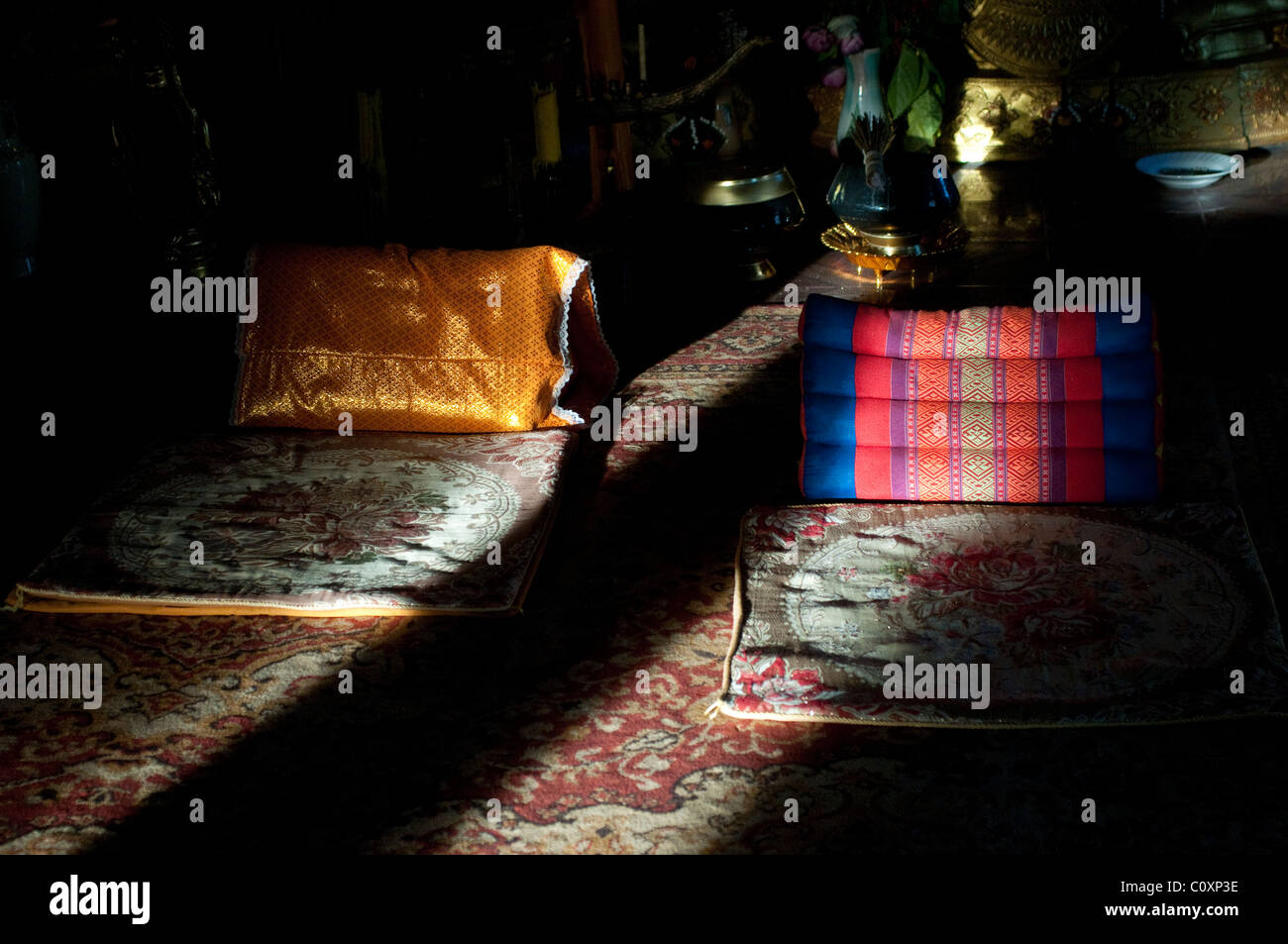 Mat wat hi-res stock photography and images - Alamy