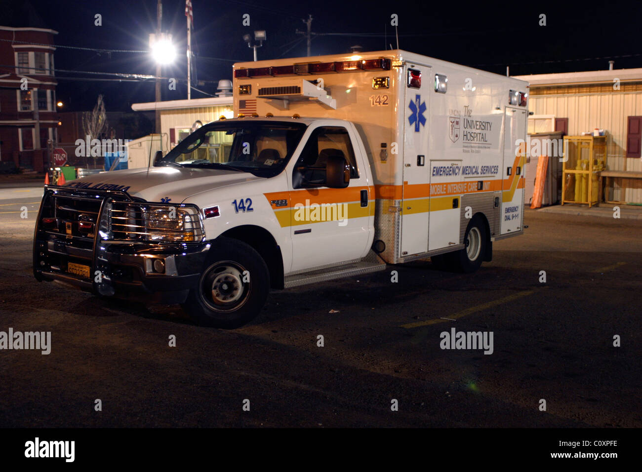 Mobile intensive care unit hi-res stock photography and images - Alamy