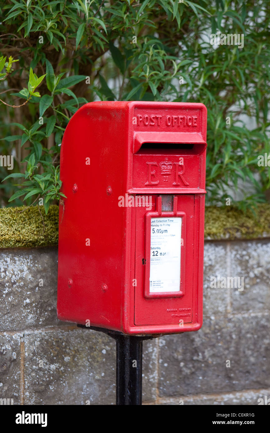 Red Letter Box Wiltshire Stock Photos & Red Letter Box Wiltshire Stock ...