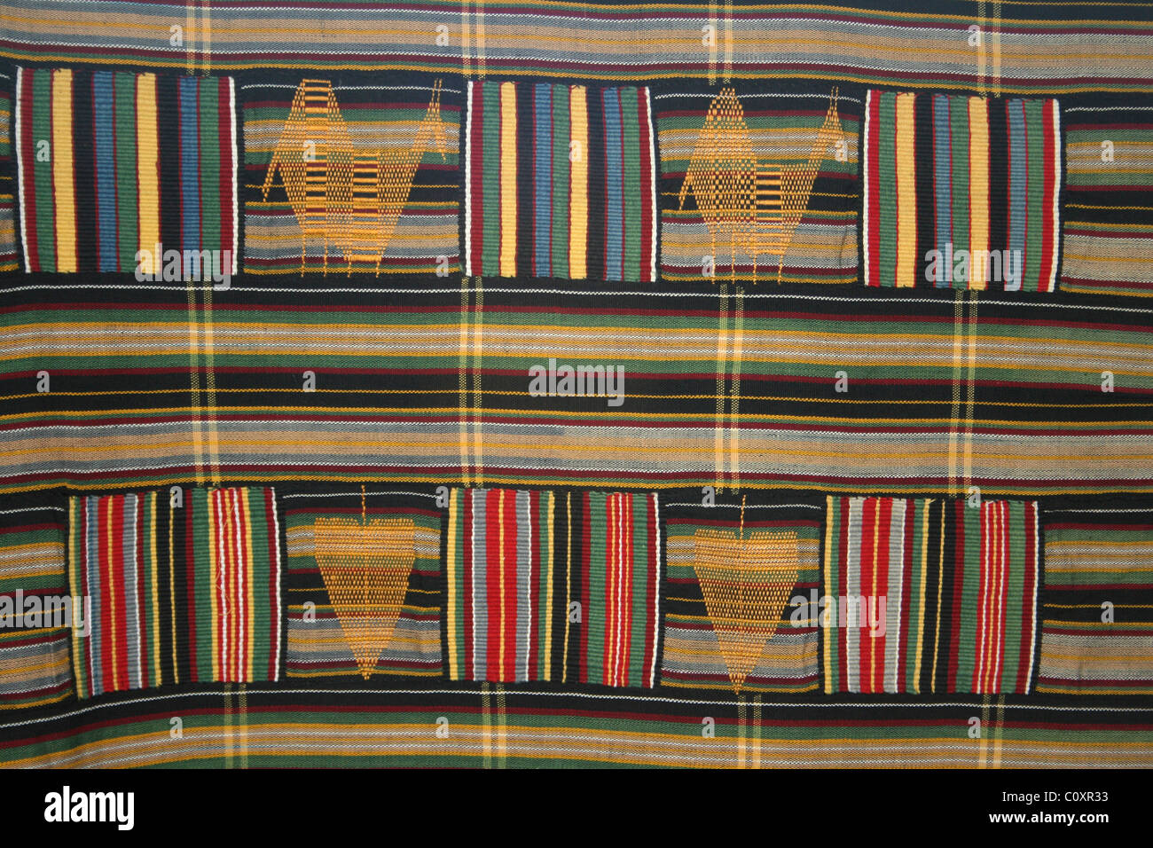 Traditional clothing ghana hi-res stock photography and images - Alamy