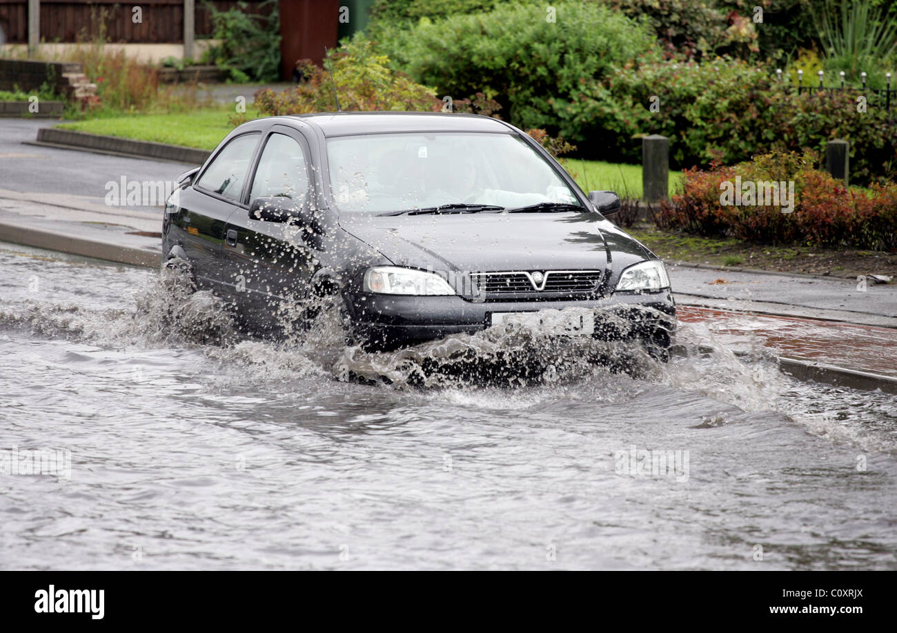 Push car in flood hi-res stock photography and images - Alamy