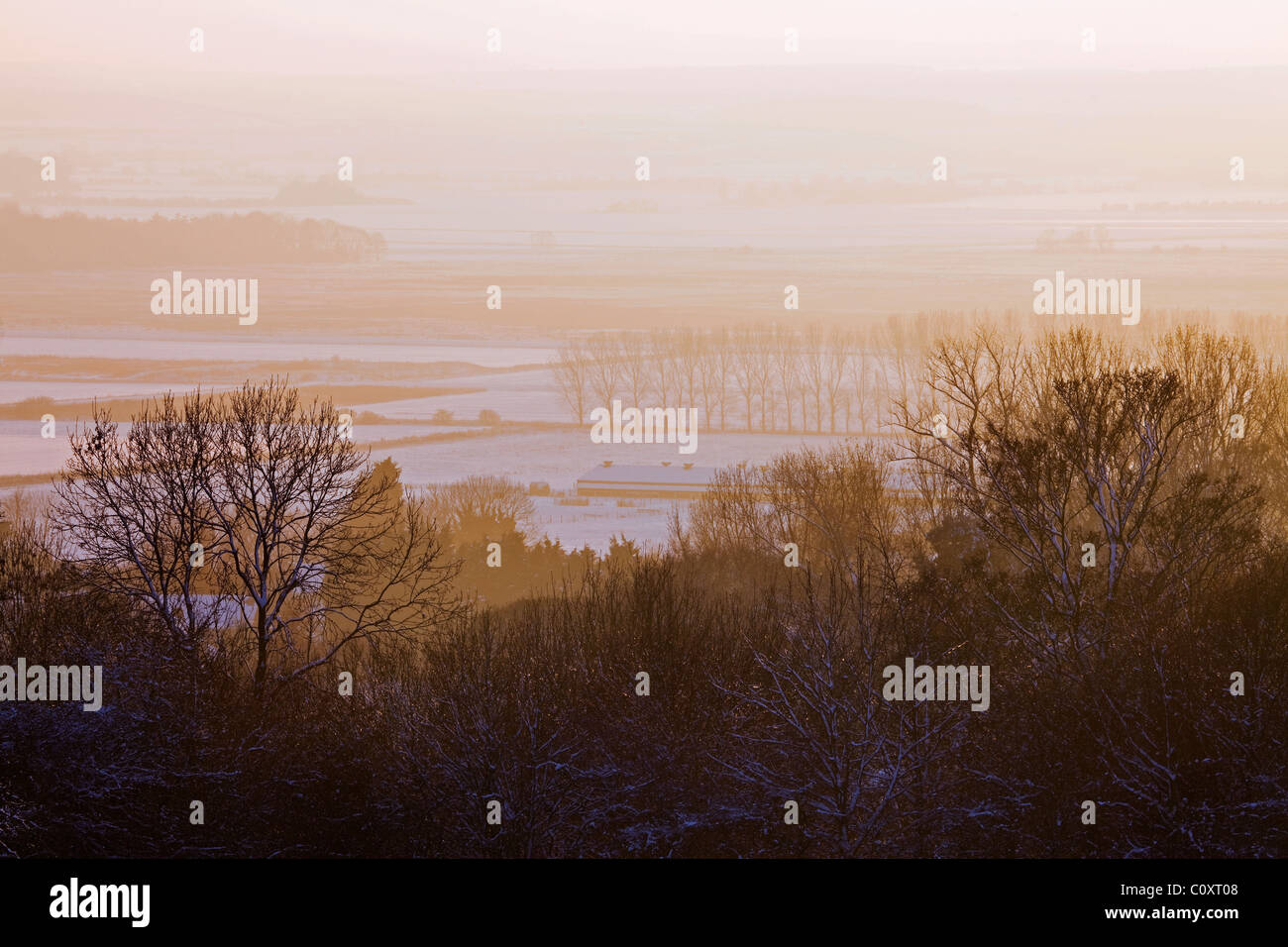 A snowy scene showing the English countryside in winter Stock Photo - Alamy
