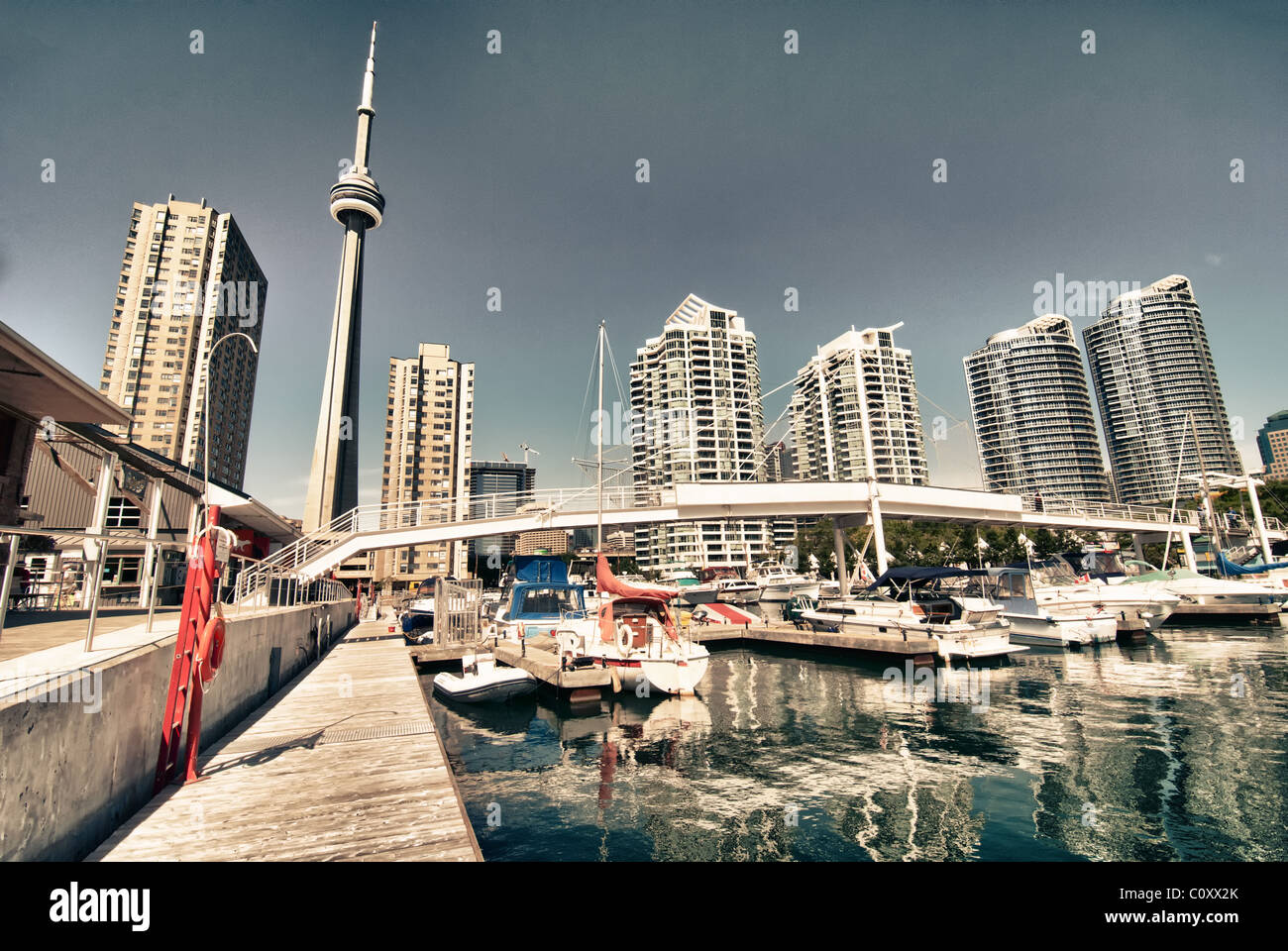 View toronto skyline from harbourfront hi-res stock photography and ...