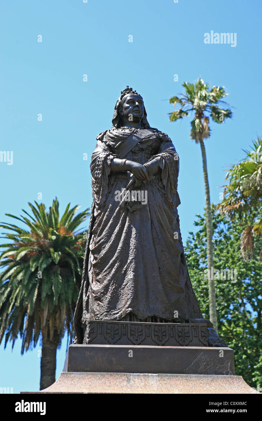 Queen Victoria's statue in Alfred Park Gardens Auckland North Island ...