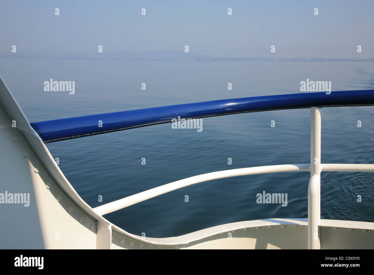 Boat or yacht railing and water background Stock Photo - Alamy