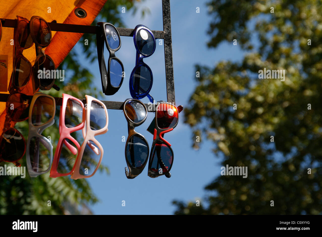 Specs spectacles stand out pair old visual aid hi-res stock photography ...