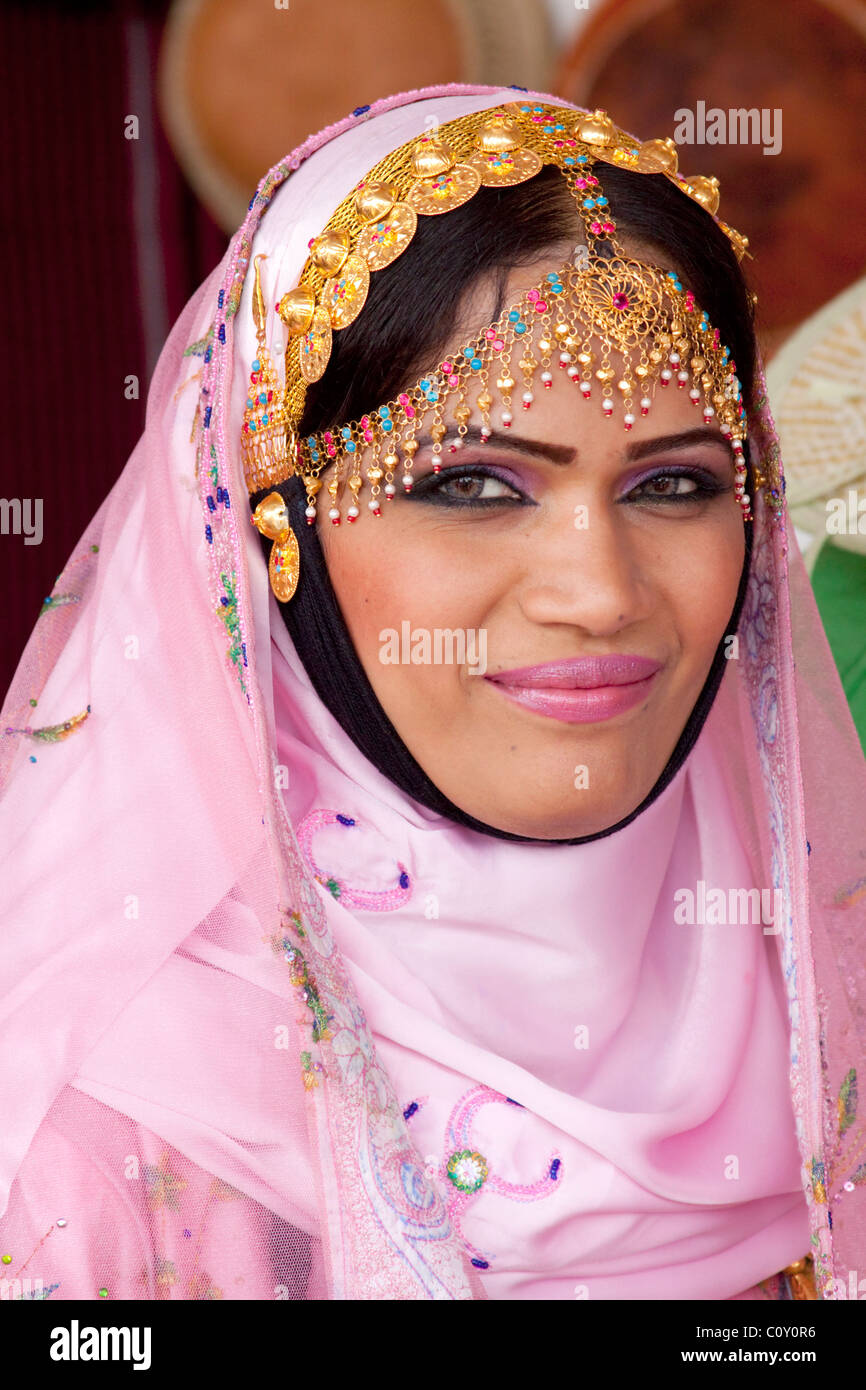 Woman Sultanate of Oman, Middle East, Santa Fe International Folk Art ...