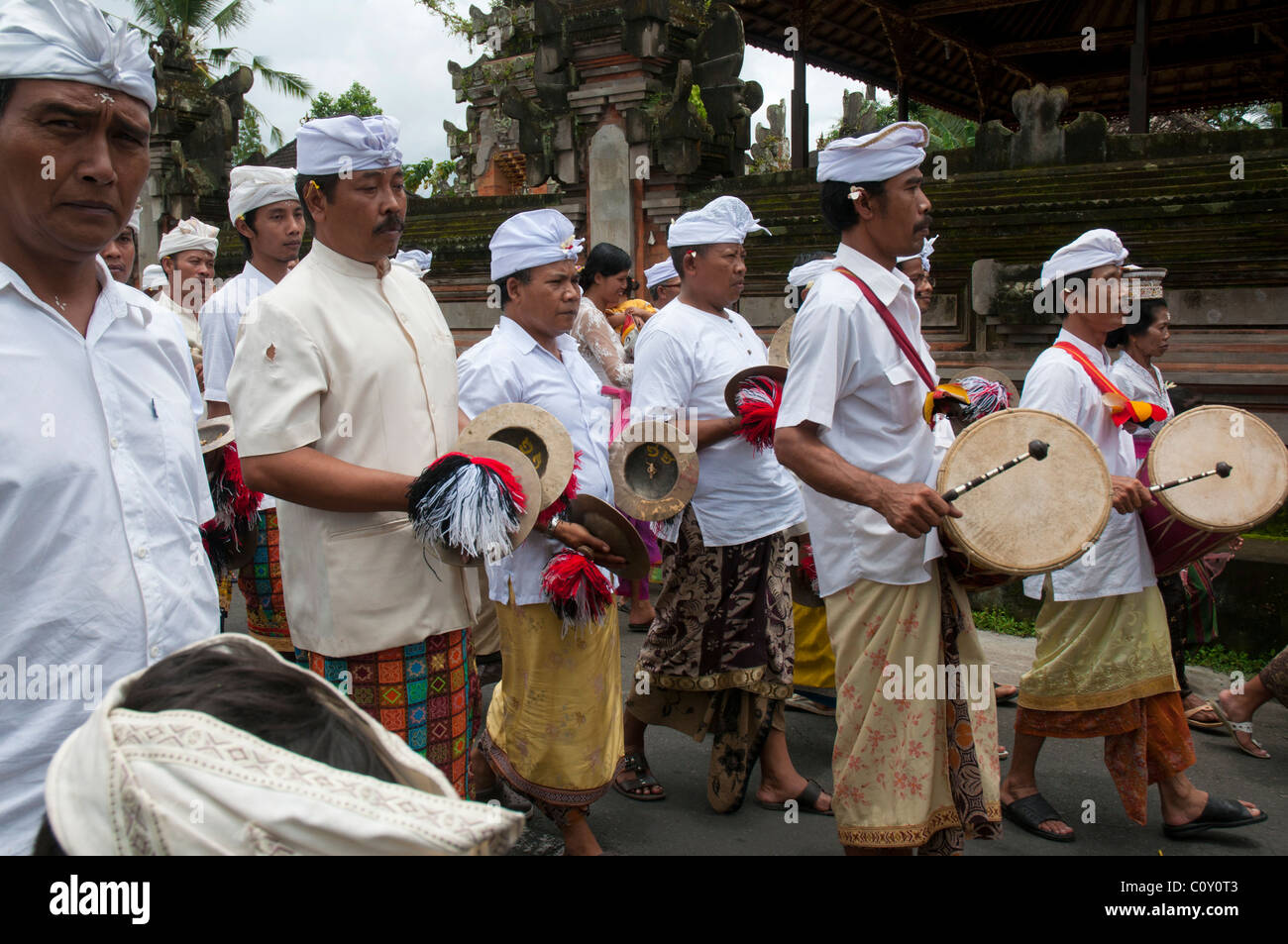 Hindu religious procession hi-res stock photography and images - Alamy