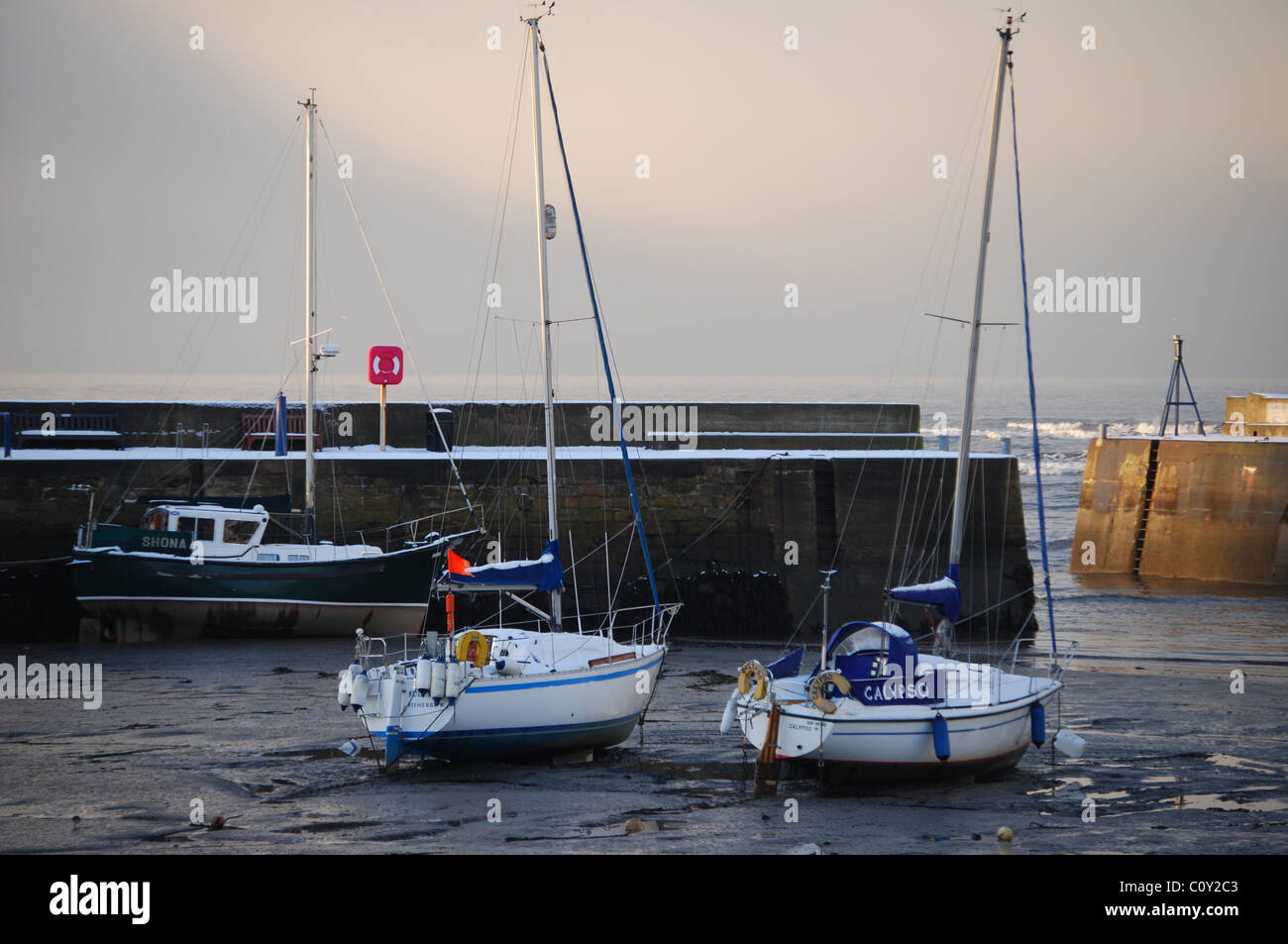 Fisherrow Harbour at low tide Stock Photo - Alamy