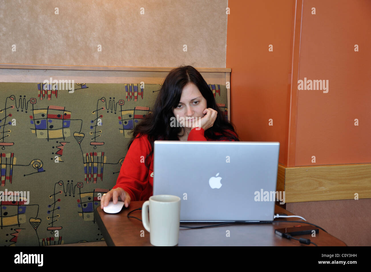 Macbook pro logo hi-res stock photography and images - Alamy