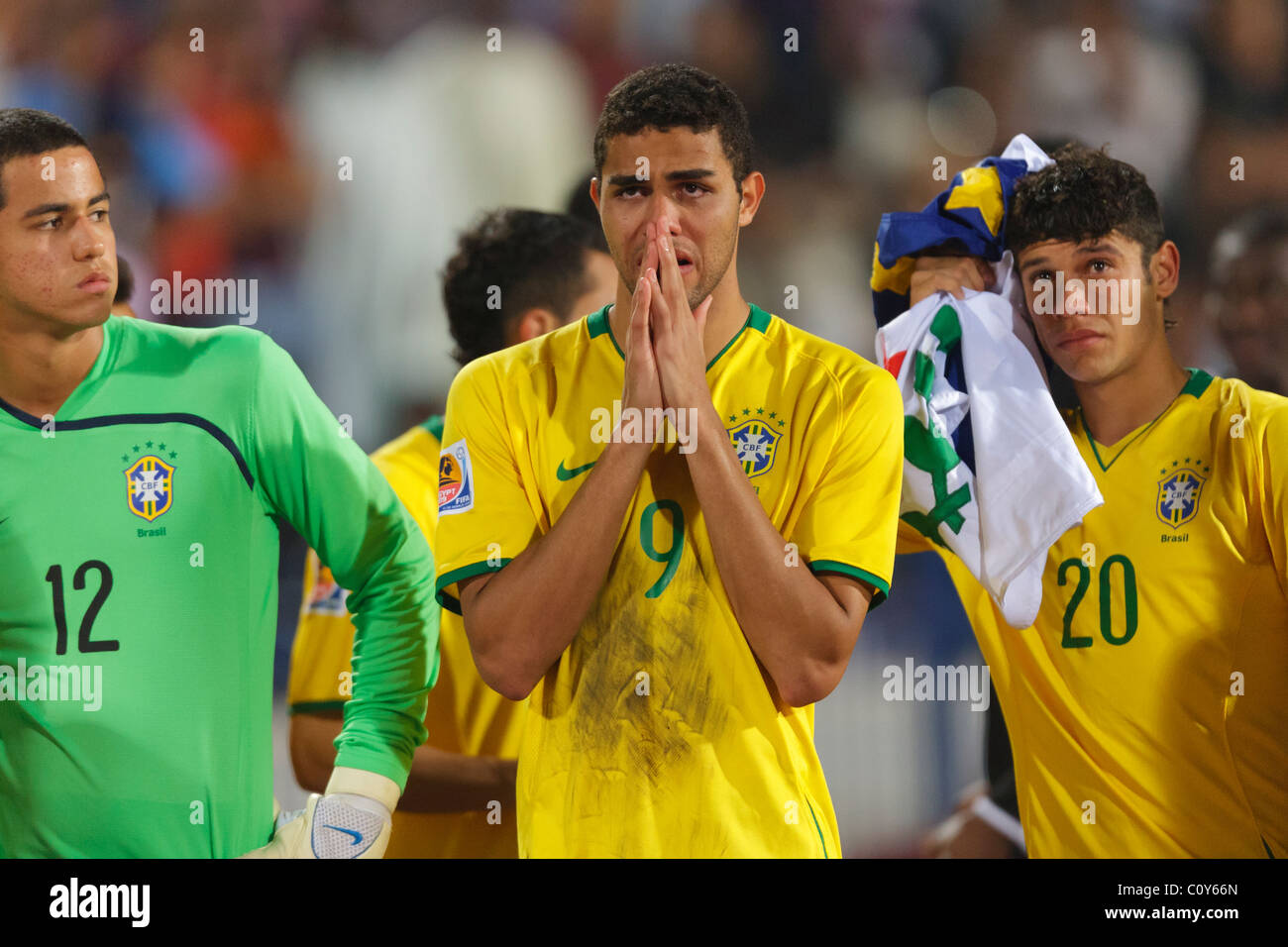 Sports team crying after defeat hi-res stock photography and images - Alamy