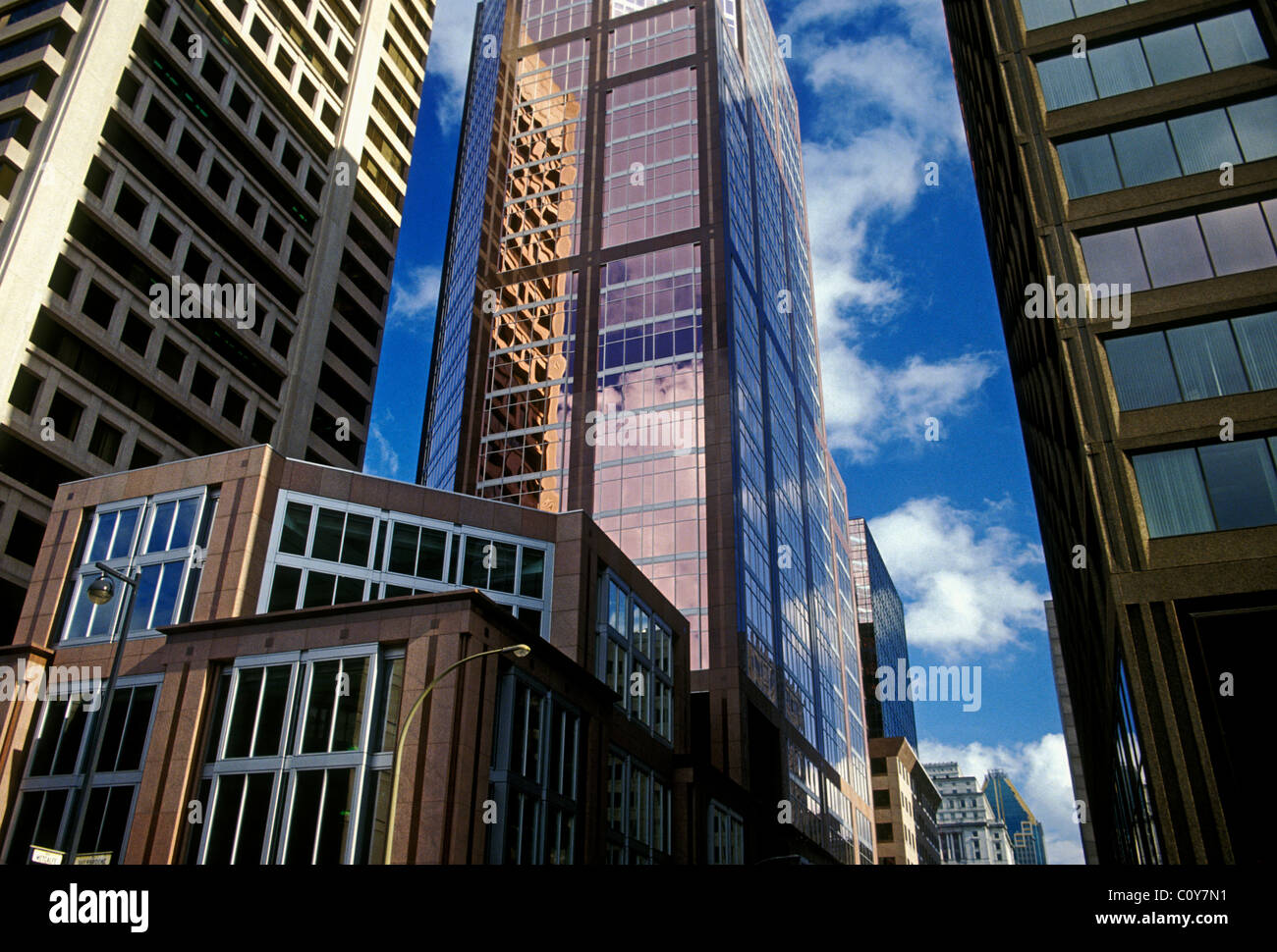 Commercial one story building hi-res stock photography and images - Alamy