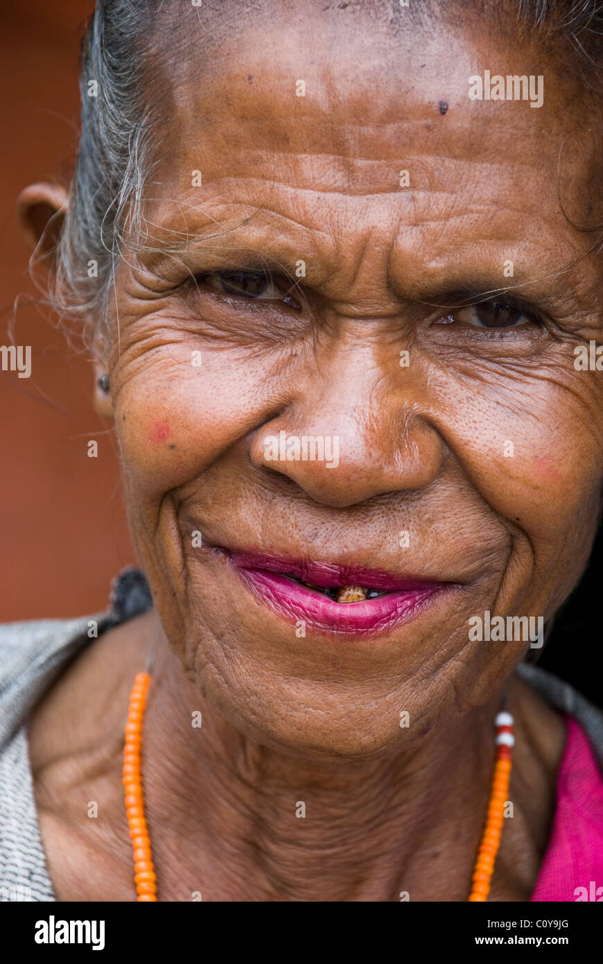 tetum woman in market, soe, west timor Stock Photo - Alamy