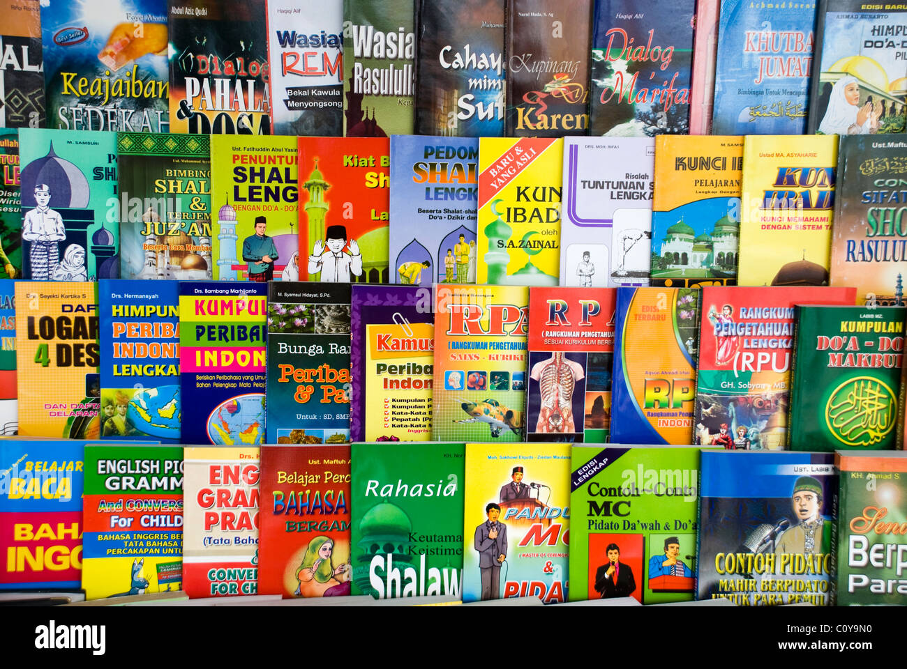 Islamic bookshop hi-res stock photography and images - Alamy