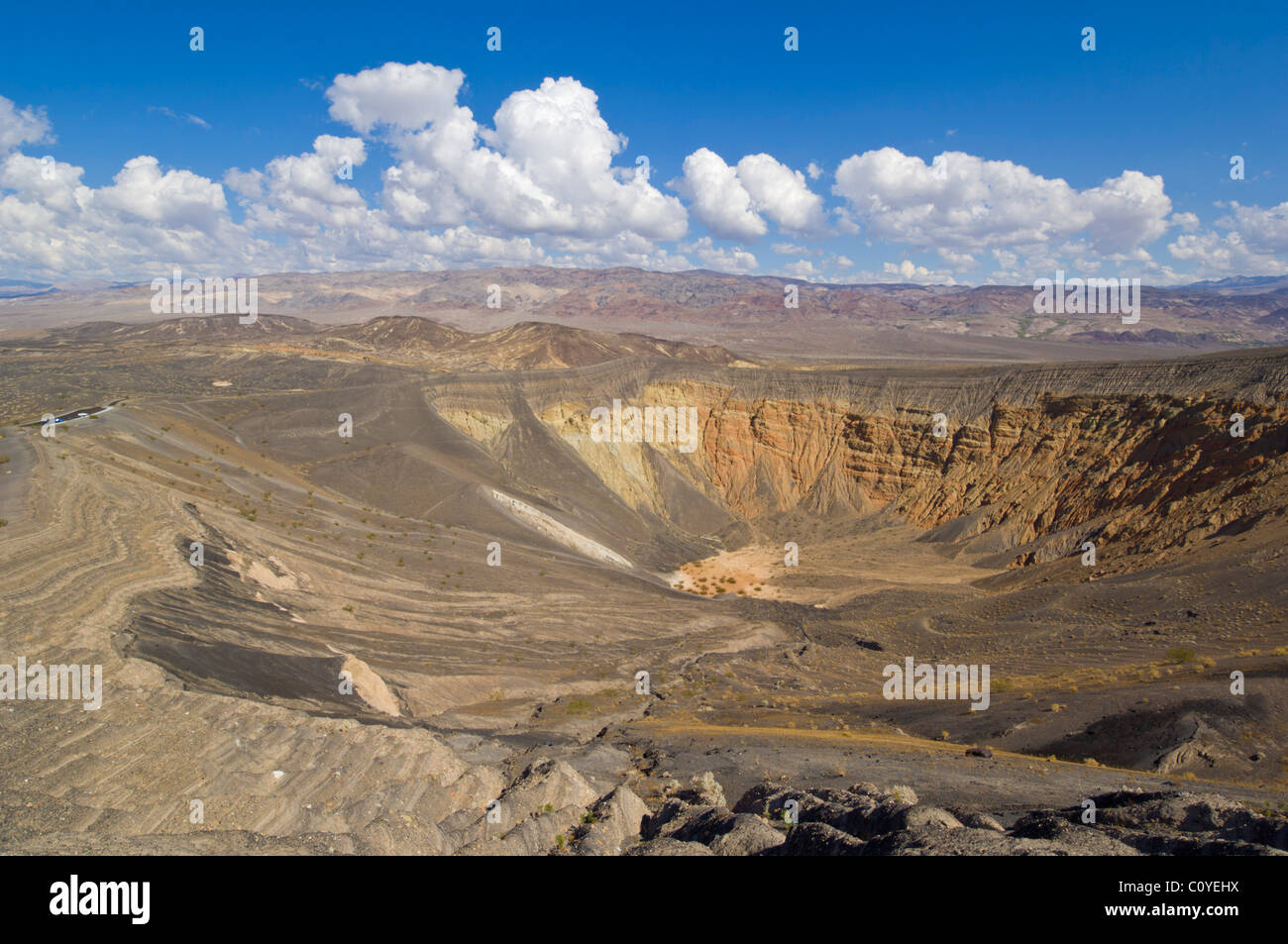 Magma crater hi-res stock photography and images - Alamy