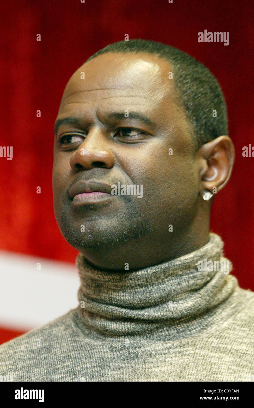 Brian McKnight performing songs from his new Christmas CD, at Macy's ...