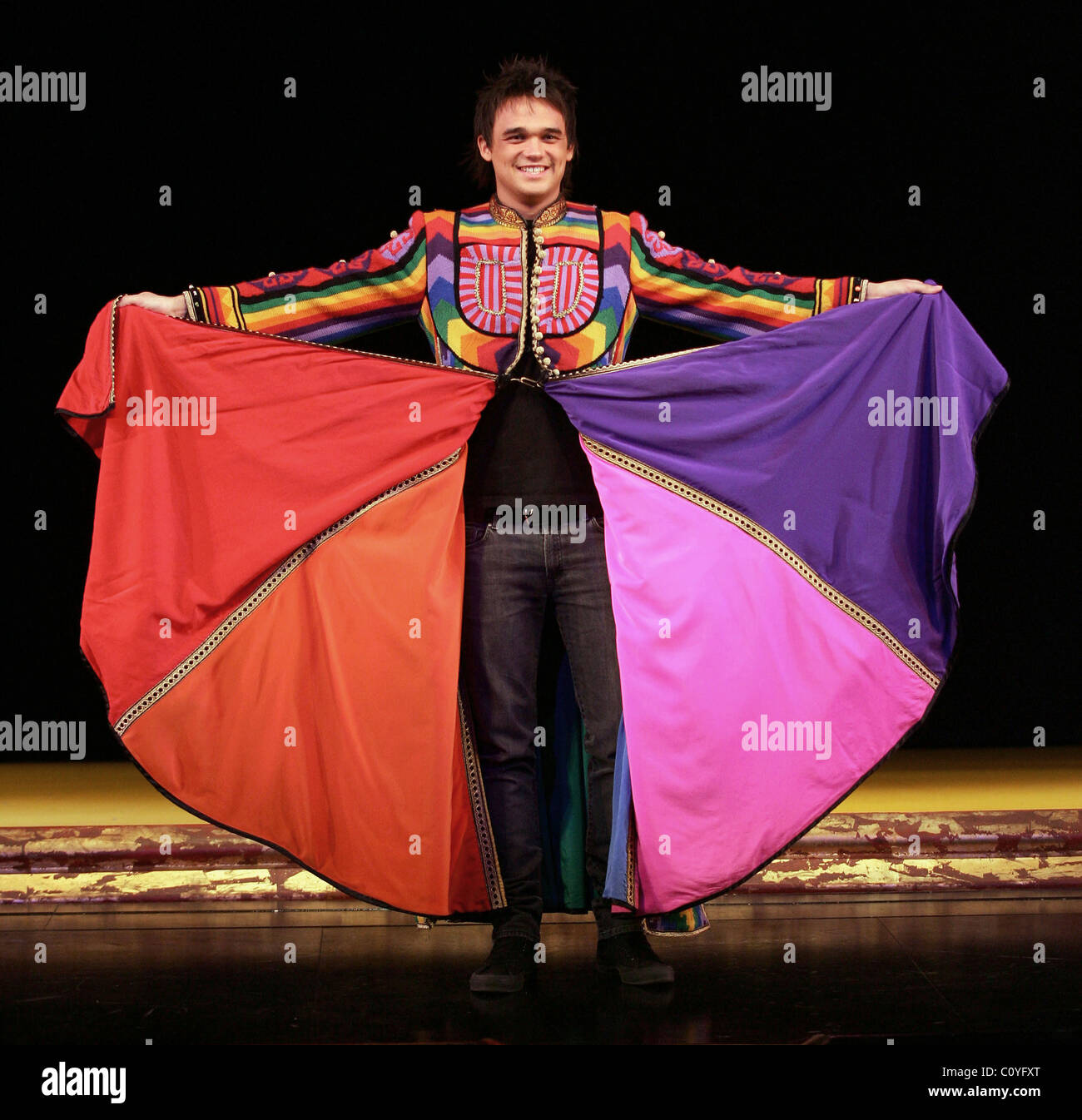 Gareth Gates is announced as the new lead in 'Joseph' at the Adelphi ...