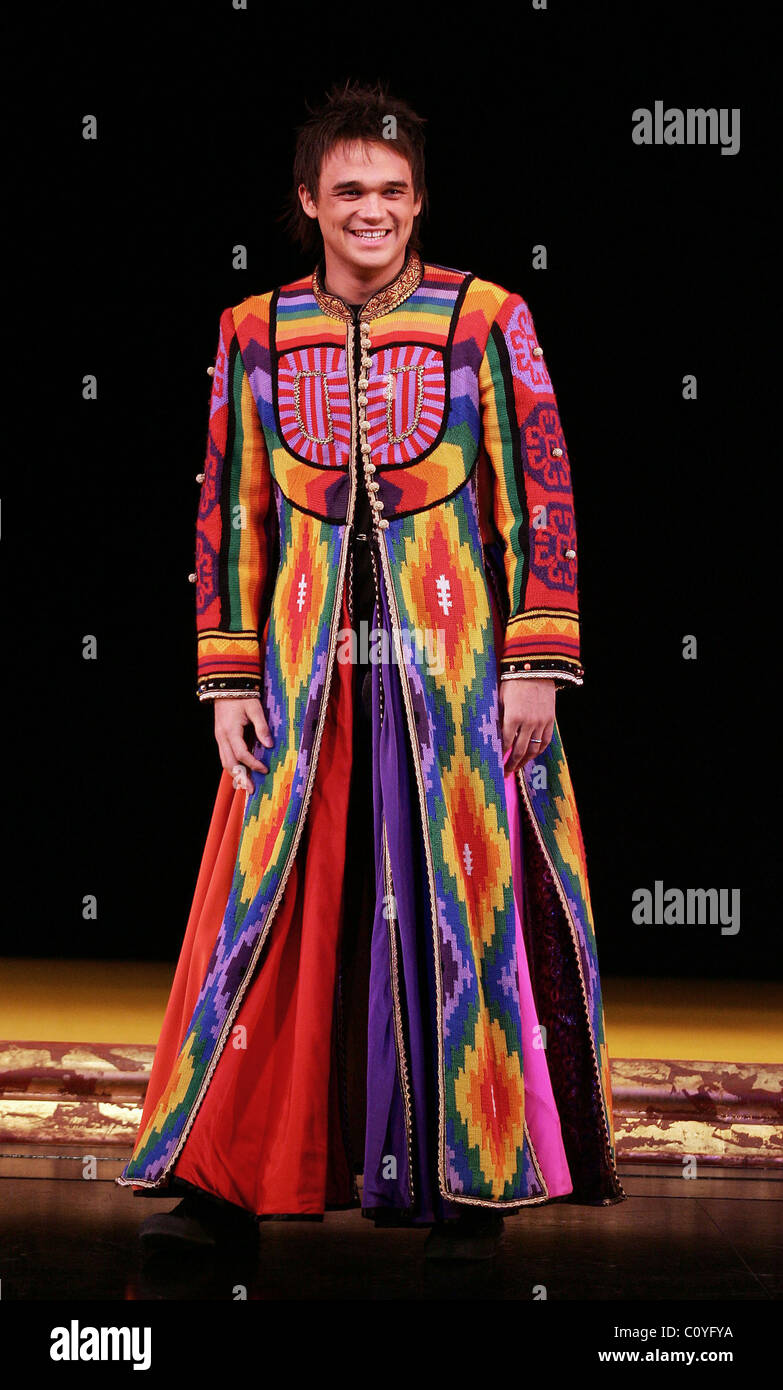 Gareth Gates is announced as the new lead in 'Joseph' at the Adelphi ...