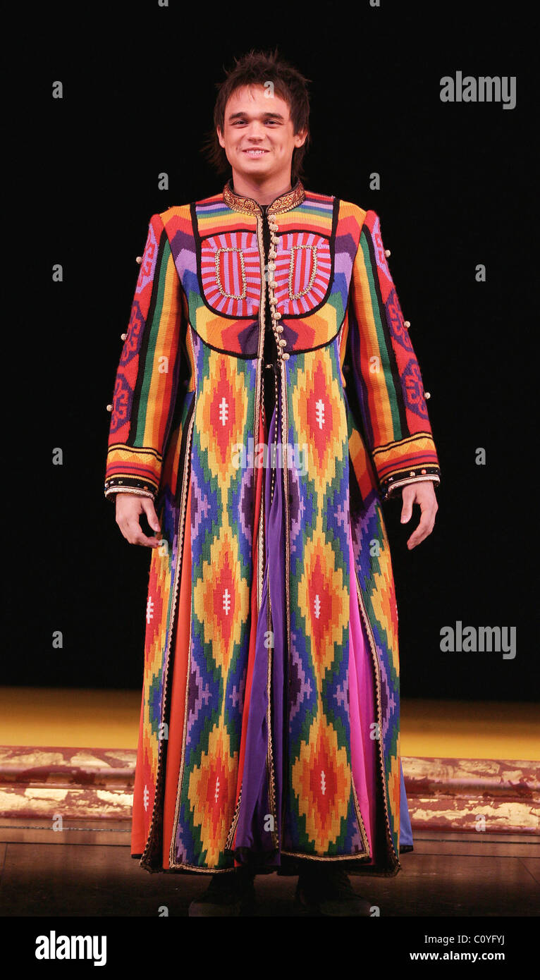 Gareth Gates is announced as the new lead in 'Joseph' at the Adelphi ...