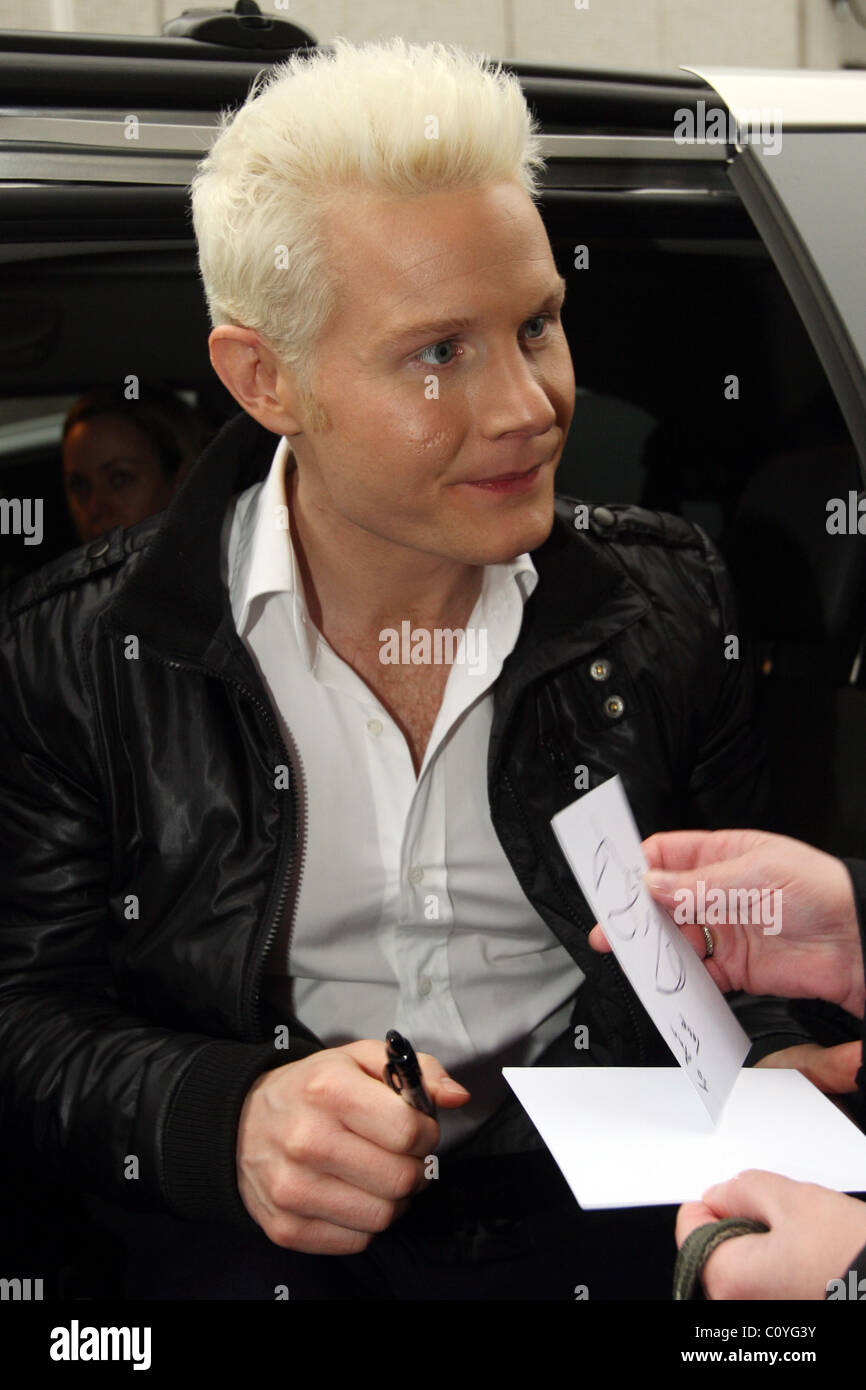 Rhydian Roberts signs autographs for waiting fans outside the ITV ...