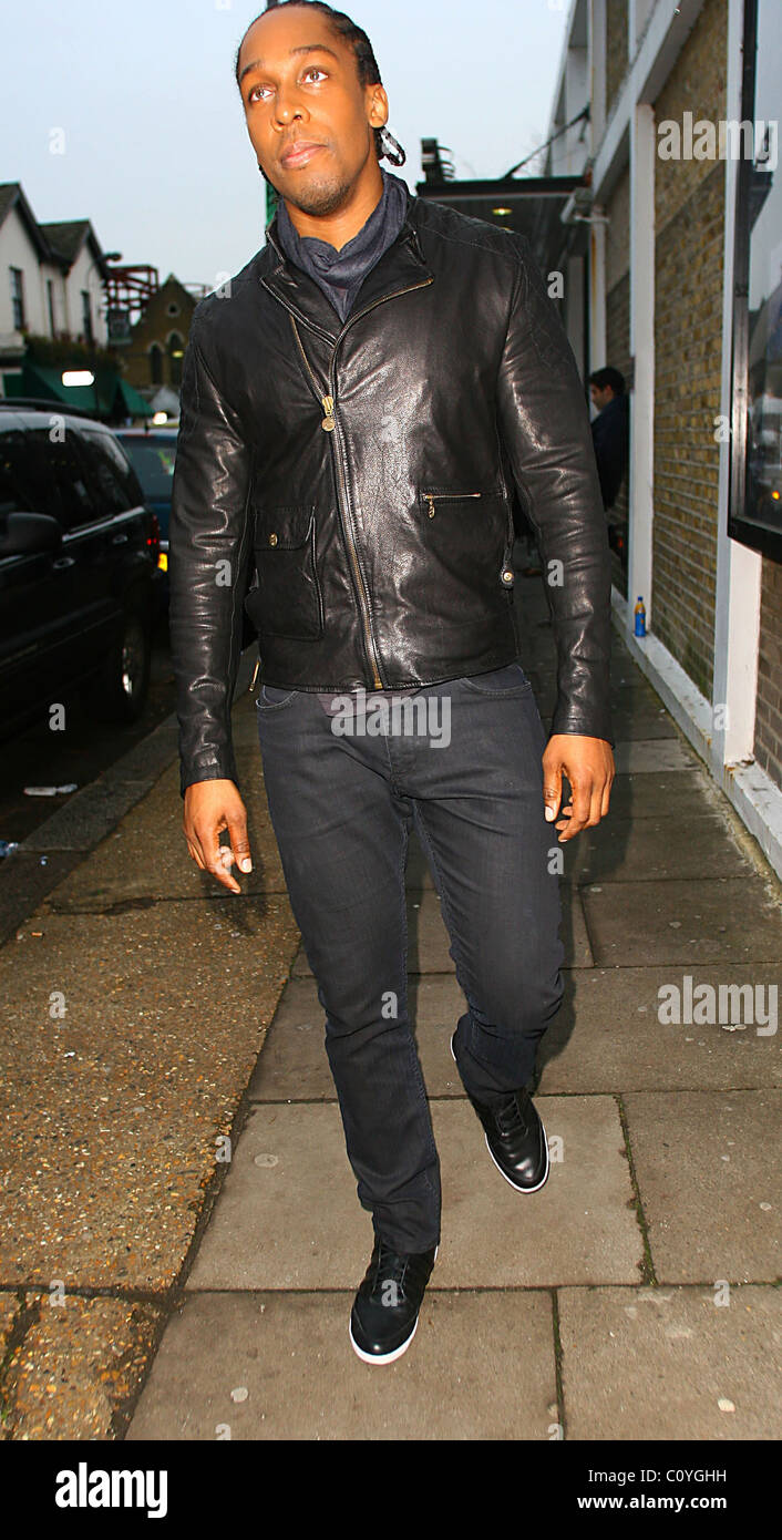 Lemar outside the Riverside Studios before his Nokia Green Room ...