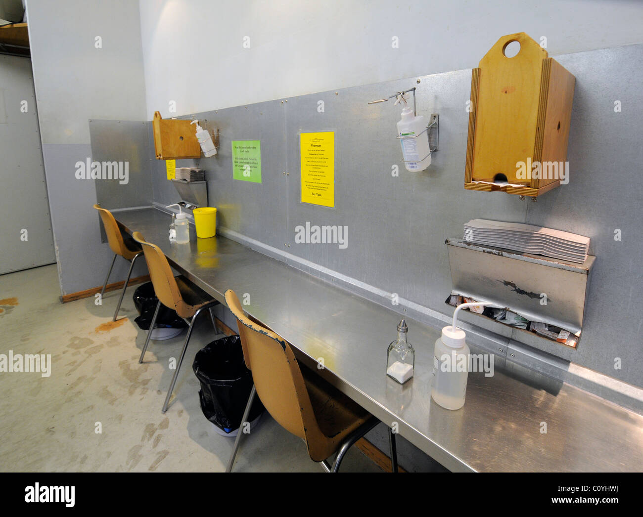 Inside a legal drug injection centre where addicts are provided with ...