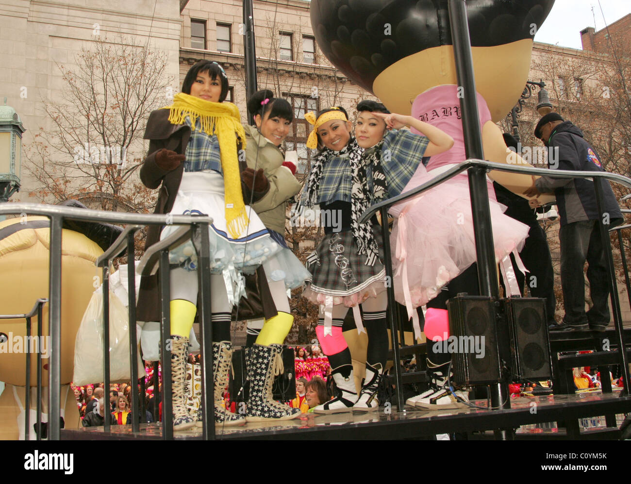Harajuku Girls at the Macy's Thanksgiving Parade New York City, USA ...