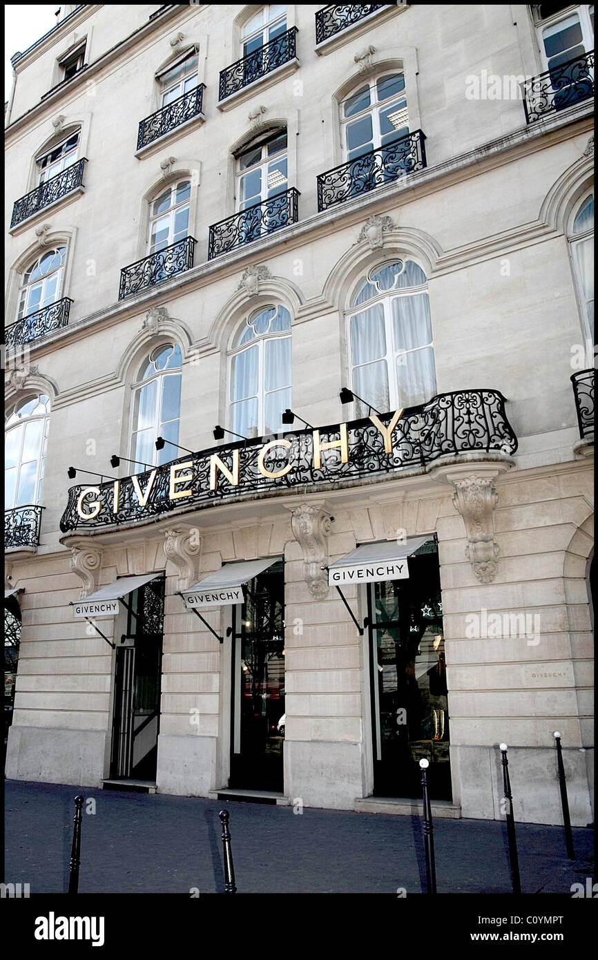 Givenchy boutique arrives at a Prada boutique for some shopping Paris ...